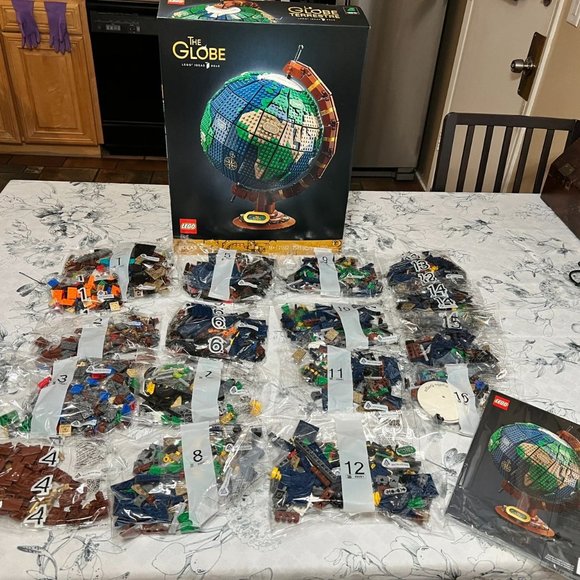 Lego | Toys | Lego Ideas The Globe 2332 Building Set 2585 Pieces | Poshmark